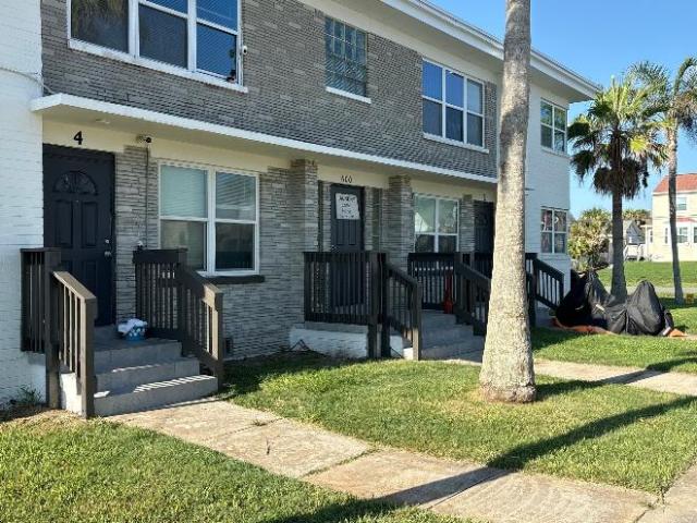 2 Br, 1 bath, Condo 600 Riverview Blvd