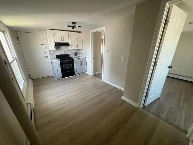 2 Br, 1 bath, Condo 601 Main St