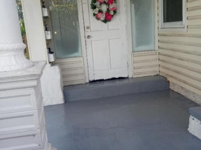 2 Br, 1 bath, Condo 602 26th St W