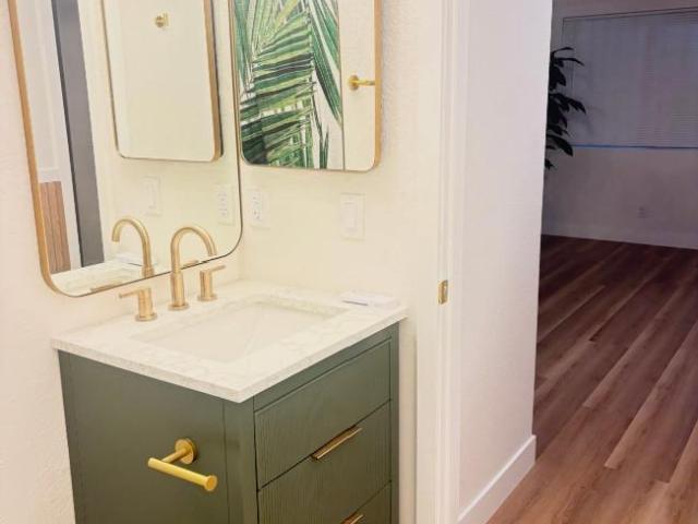 2 Br, 1 bath, Condo 604 Venice Way