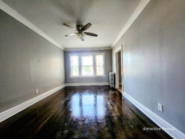 2 Br, 1 bath, Condo 6055 S Troy St