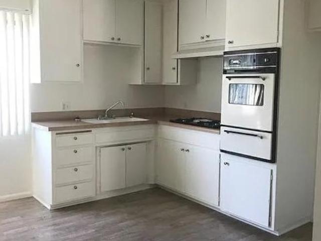 2 Br, 1 bath, Condo 6050 Kingman Ave