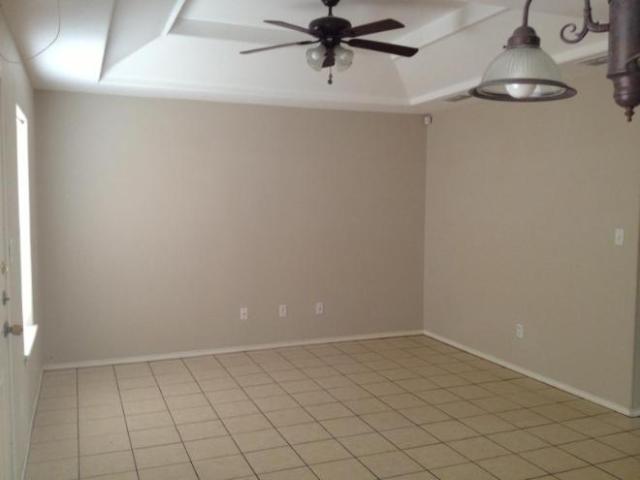 2 Br, 1 bath, Condo 606 San Antonio Ave