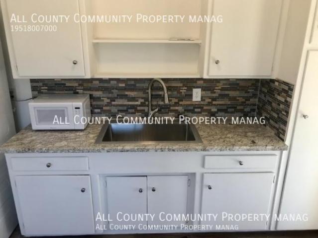 2 Br, 1 bath, Condo 6082 Daisy