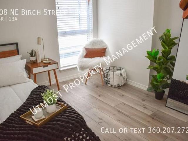 2 Br, 1 bath, Condo 608 NE Birch Street