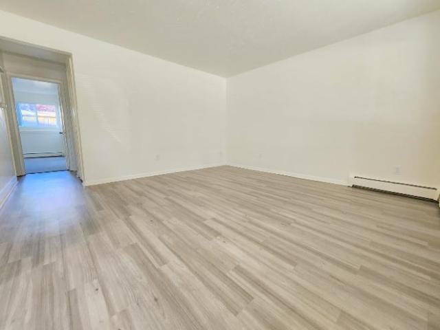 2 Br, 1 bath, Condo 6090 Olde Wadsworth Blvd