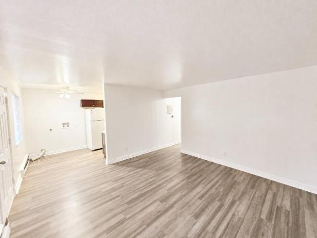 2 Br, 1 bath, Condo 6090 Olde Wadsworth Blvd