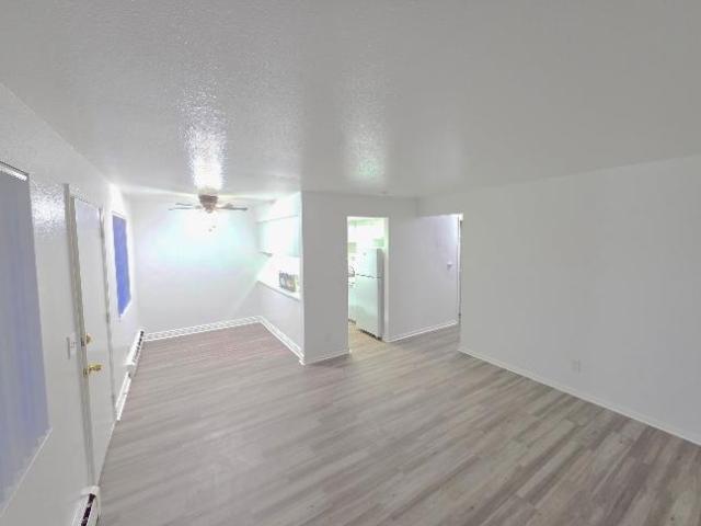 2 Br, 1 bath, Condo 6090 Olde Wadsworth Blvd