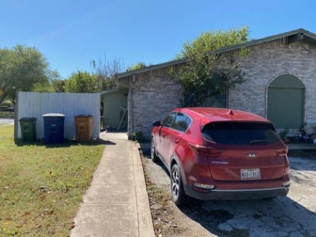 2 Br, 1 bath, Condo 609 Flournoy Dr