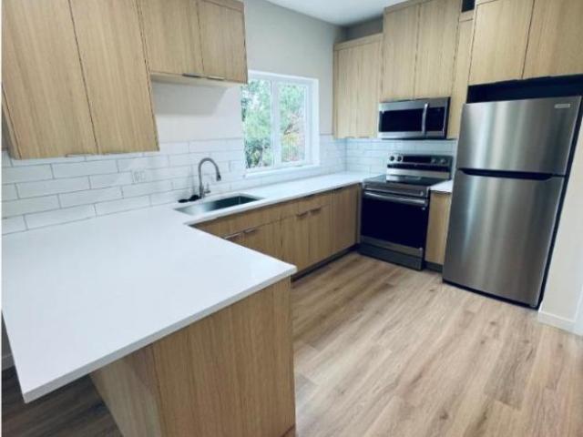 2 Br, 1 bath, Condo 6110 NE Willow St