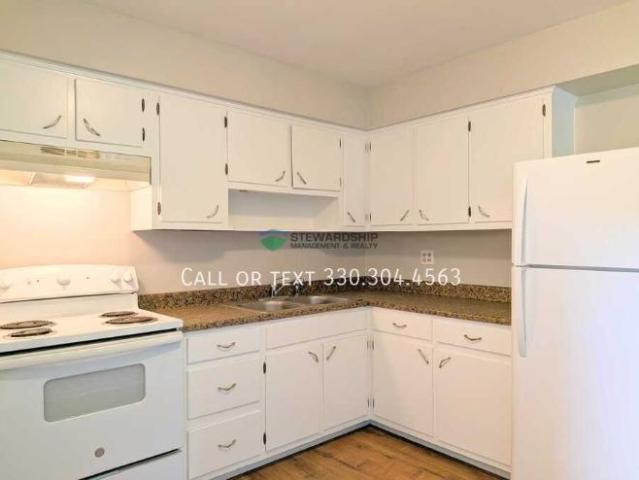 2 Br, 1 bath, Condo 614 Highland Dr