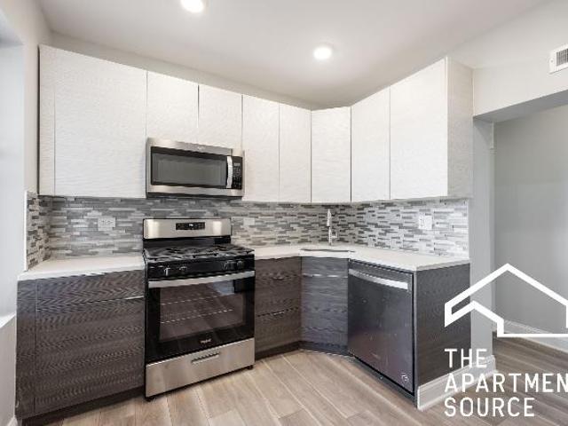2 Br, 1 bath, Condo 6150 North Francisco Ave