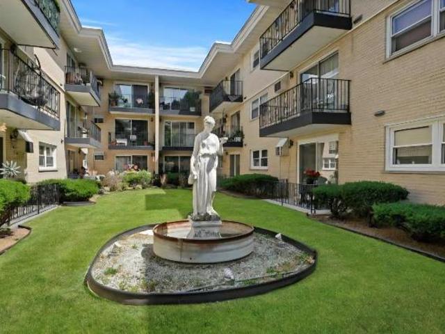 2 Br, 1 bath, Condo 6161 W Higgins Ave