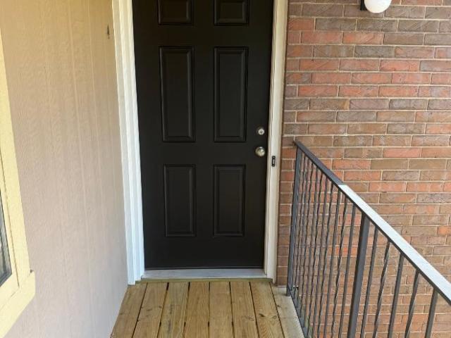 2 Br, 1 bath, Condo 616 S Mt Carmel