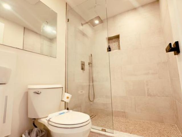 2 Br, 1 bath, Condo 617 Riverview Blvd