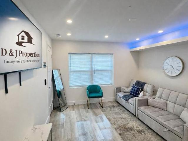 2 Br, 1 bath, Condo 617 Riverview Blvd