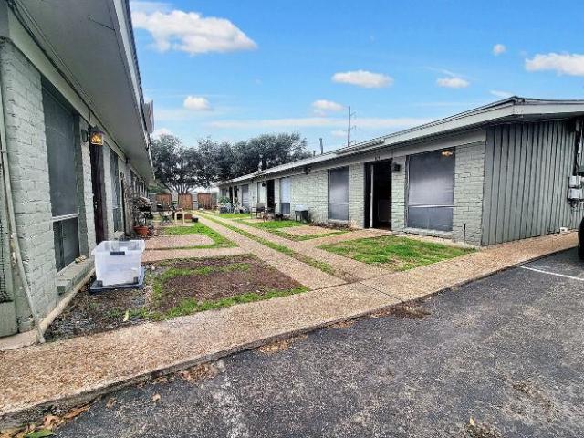 2 Br, 1 bath, Condo 618 West 51st Street