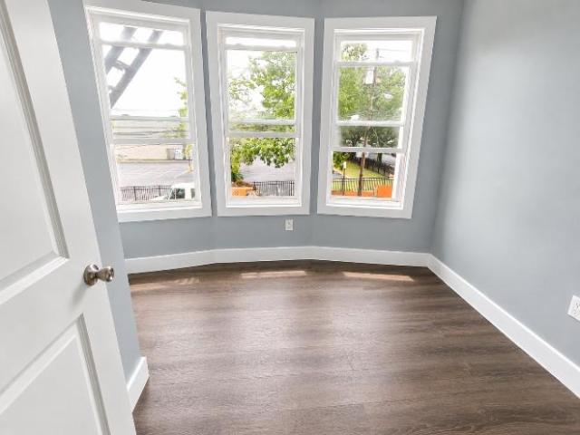 2 Br, 1 bath, Condo 61 16th Ave