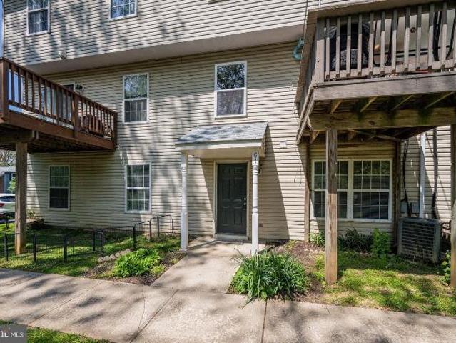 2 Br, 1 bath, Condo 61 Shetland Cir