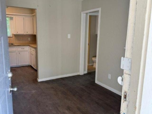 2 Br, 1 bath, Condo 6205 Jackson Rd