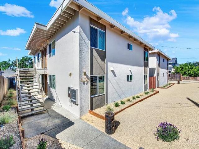 2 Br, 1 bath, Condo 620 Military E