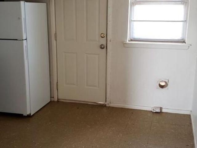 2 Br, 1 bath, Condo 620 S Crosby St