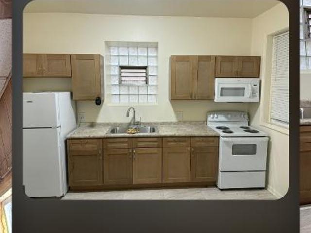 2 Br, 1 bath, Condo 6212 S Bishop St