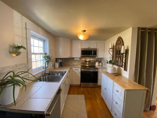 2 Br, 1 bath, Condo 623 Middle Rd