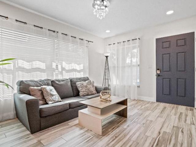 2 Br, 1 bath, Condo 6244 S Martindale Ave