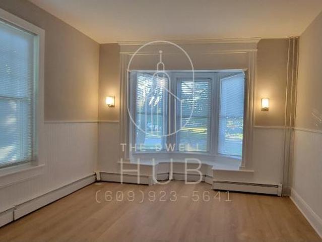 2 Br, 1 bath, Condo 624 Grant Ave