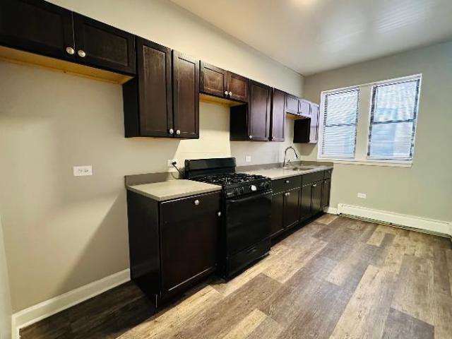 2 Br, 1 bath, Condo 62 N Parkside