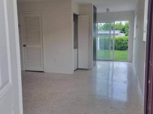 2 Br, 1 bath, Condo 630 W 17th St