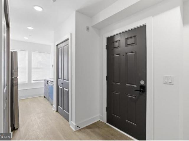 2 Br, 1 bath, Condo 630 W Cumberland St