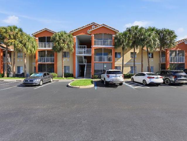 2 Br, 1 bath, Condo 6321 Aragon Way