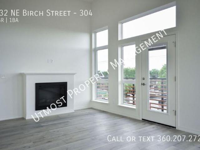 2 Br, 1 bath, Condo 632 NE Birch Street