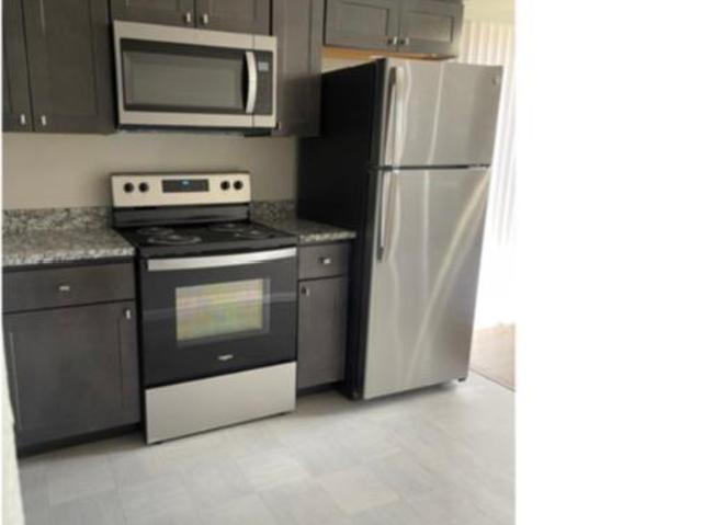 2 Br, 1 bath, Condo 634 W Crestline Ave