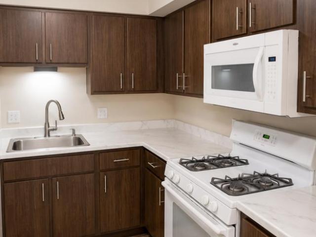 2 Br, 1 bath, Condo 6360 Washington Street