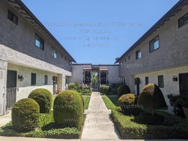 2 Br, 1 bath, Condo 636 E Birch St