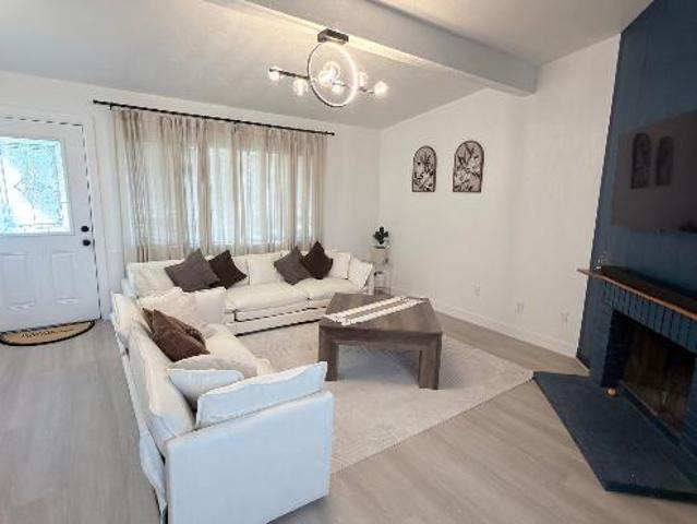 2 Br, 1 bath, Condo 6374 Porterfield Ct