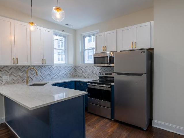 2 Br, 1 bath, Condo 641 N 15th St