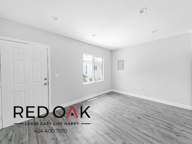 2 Br, 1 bath, Condo 6429 1/2 S Victoria Ave