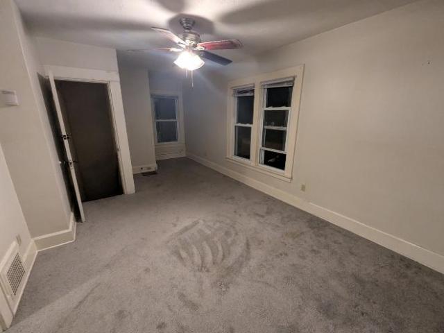 2 Br, 1 bath, Condo 6421 Glade Ave