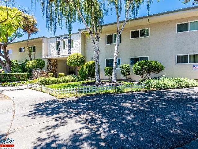2 Br, 1 bath, Condo 642 Blythe Court