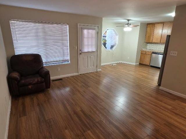 2 Br, 1 bath, Condo 6434 Woodward Drive