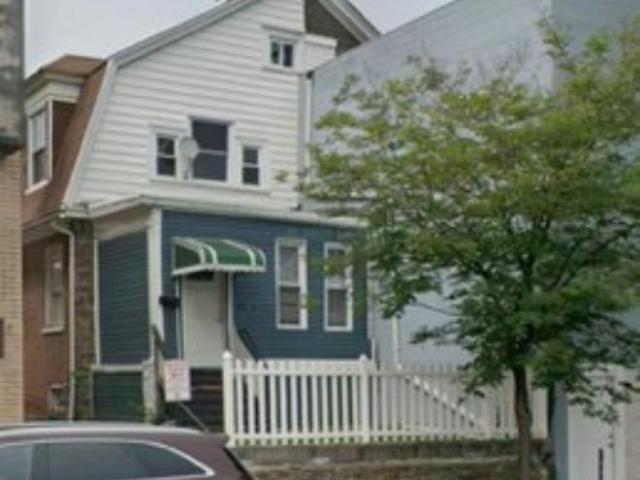 2 Br, 1 bath, Condo 6445 Market St