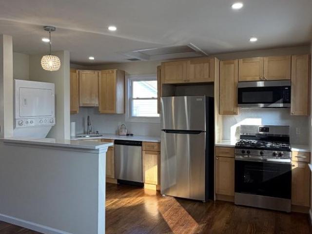 2 Br, 1 bath, Condo 645 Main Street