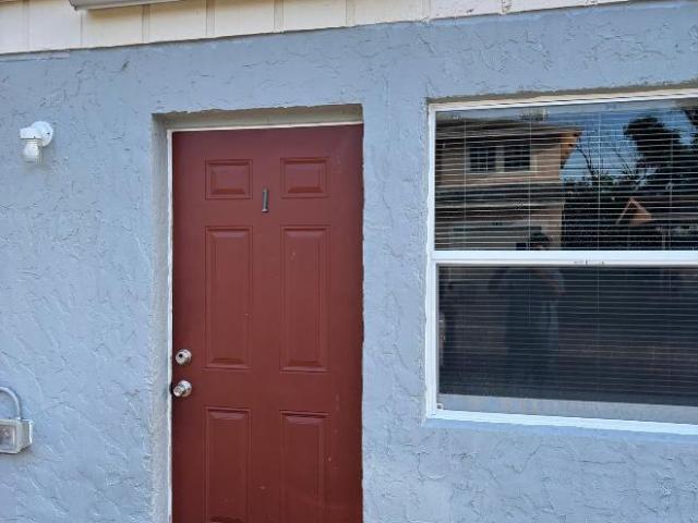 2 Br, 1 bath, Condo 646 Latona Ave