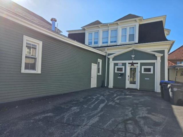 2 Br, 1 bath, Condo 64 Kenyon St