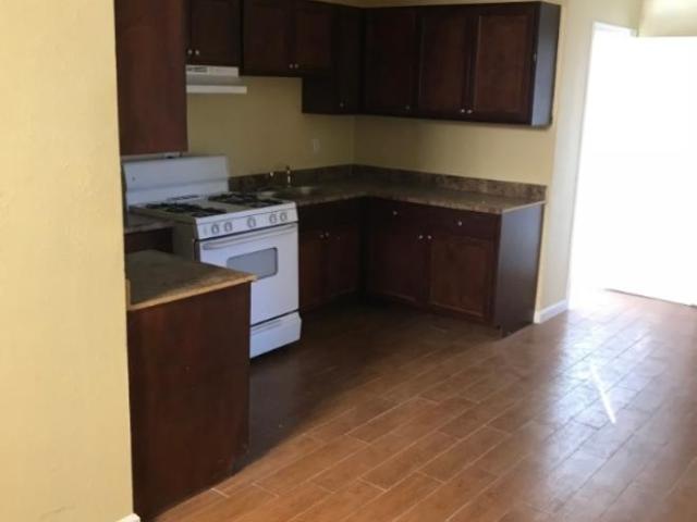 2 Br, 1 bath, Condo 6505 S Vermont Ave
