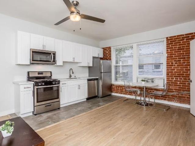 2 Br, 1 bath, Condo 6500 Yucca Street